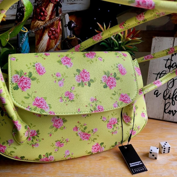House Of Want | Bags | House Of Want Floral Handbag | Poshmark